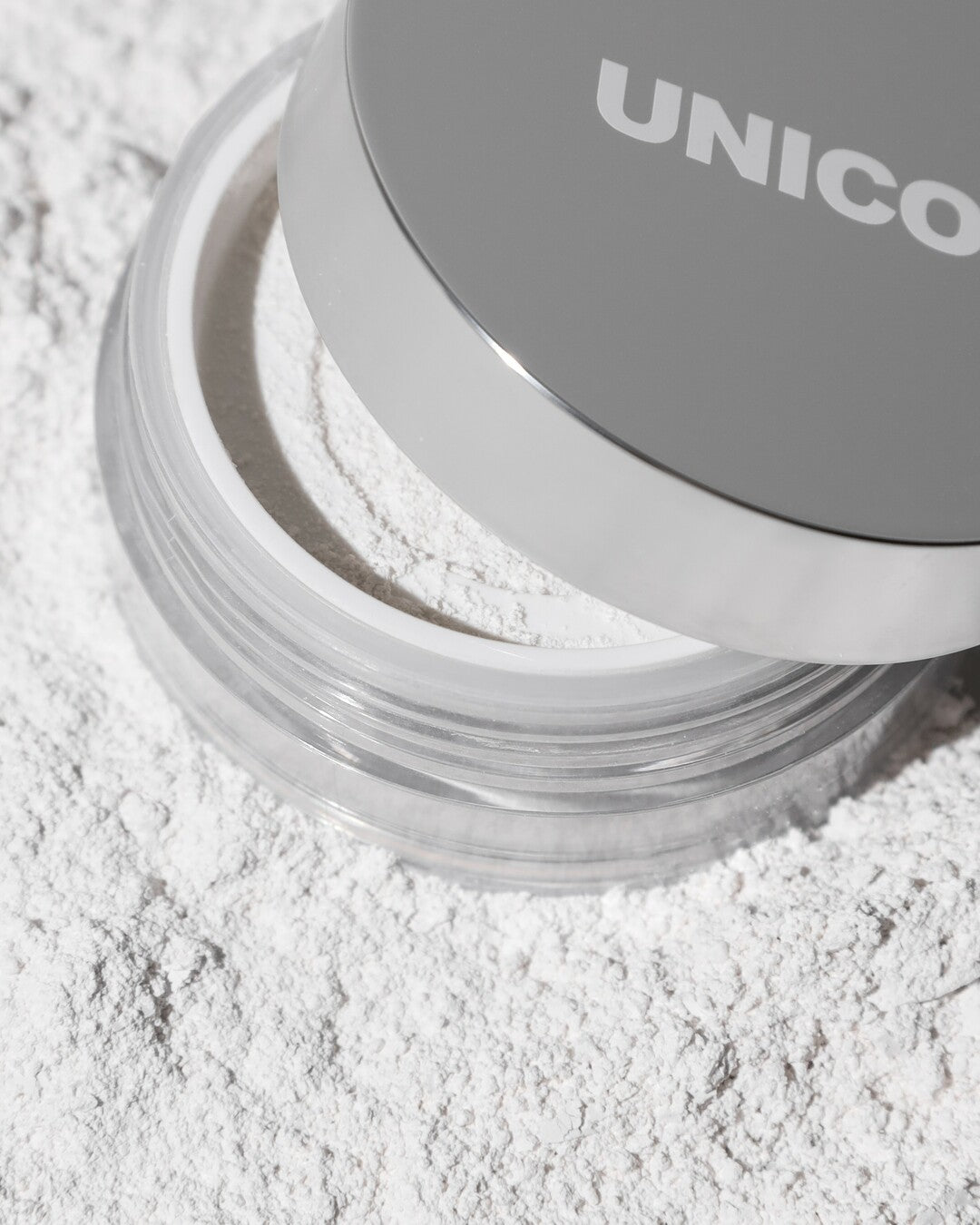 UNICO - український бренд декоративної косметики.