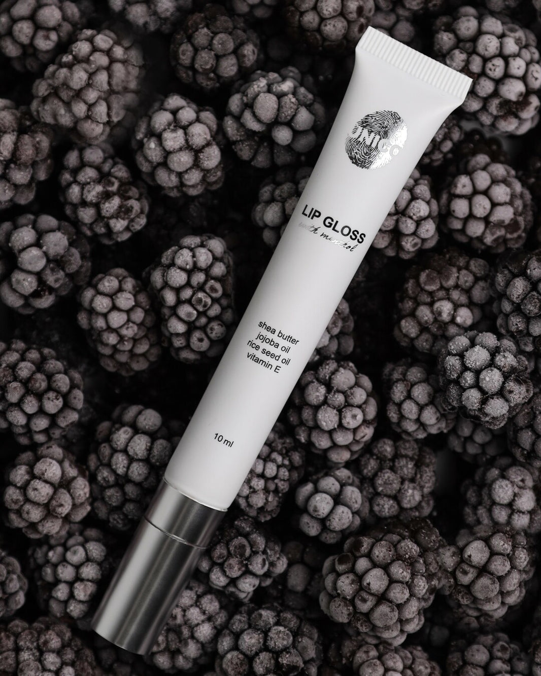 UNICO - український бренд декоративної косметики.